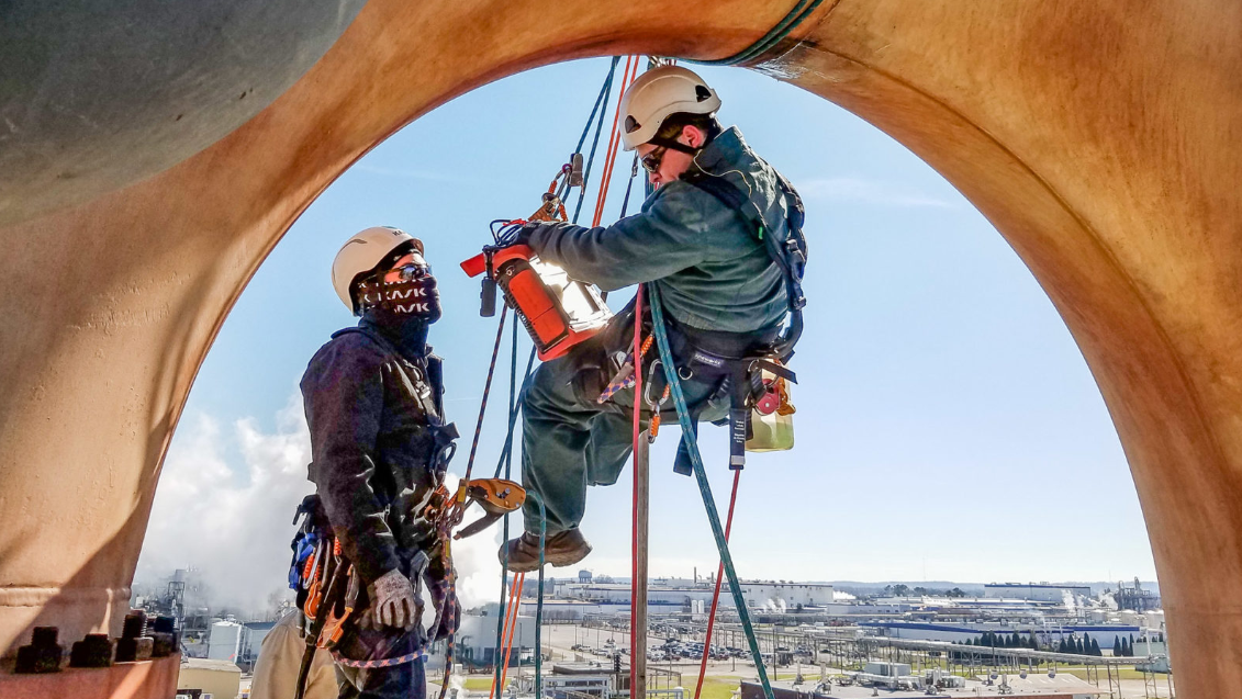 Benefits of Rope Access Services for High-Rise Buildings